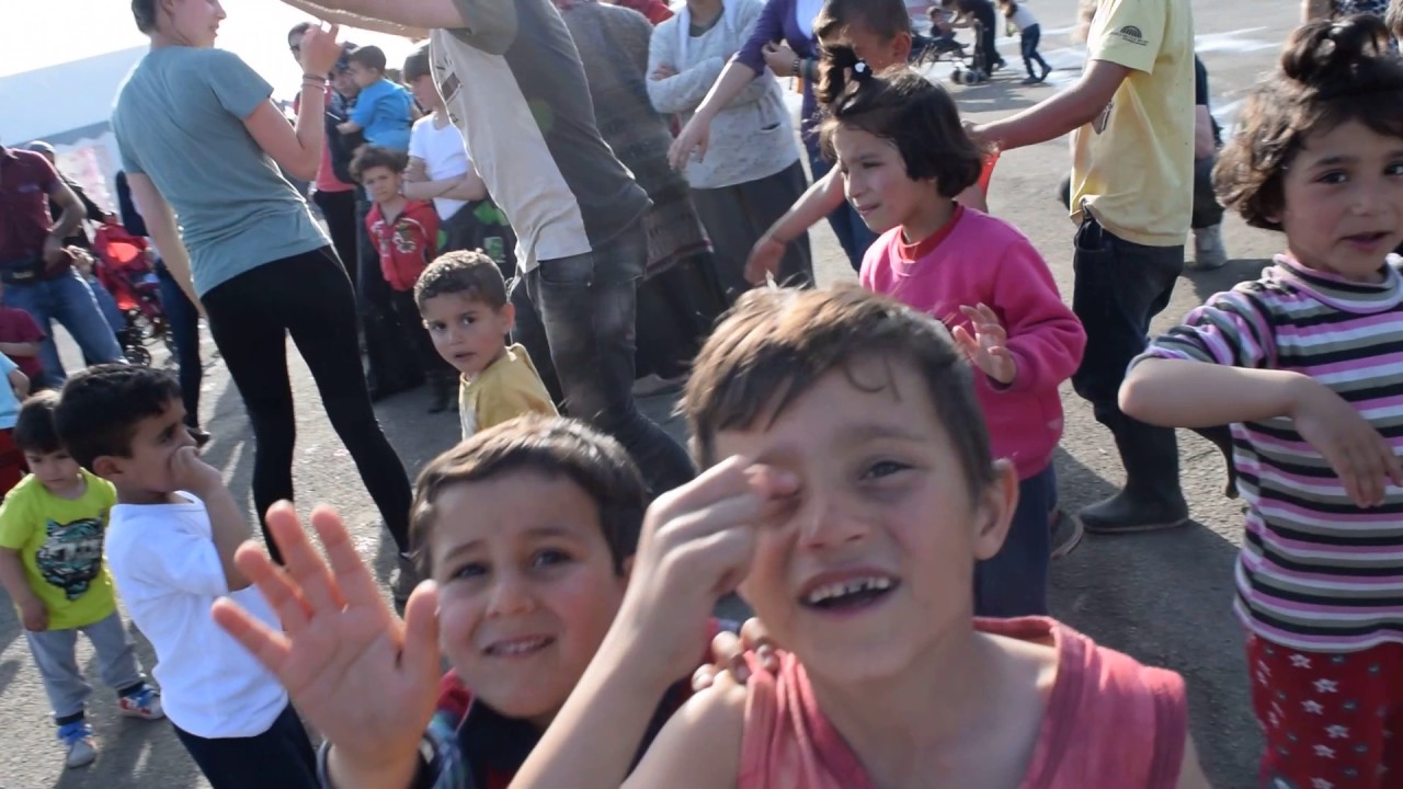 Child Refugees in Thessaloniki, Greece -- filmed by Hammouda Salhi ...