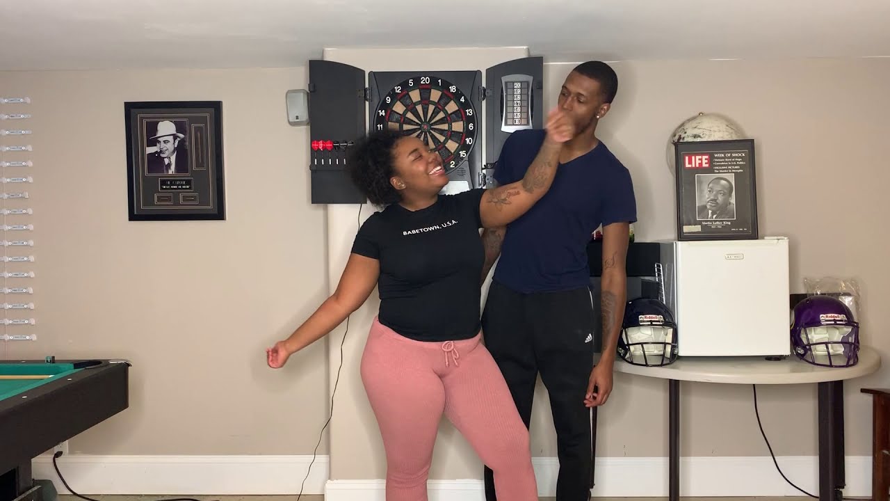 HILARIOUS COUPLES CLOTHES SWAP CHALLENGE!! - YouTube