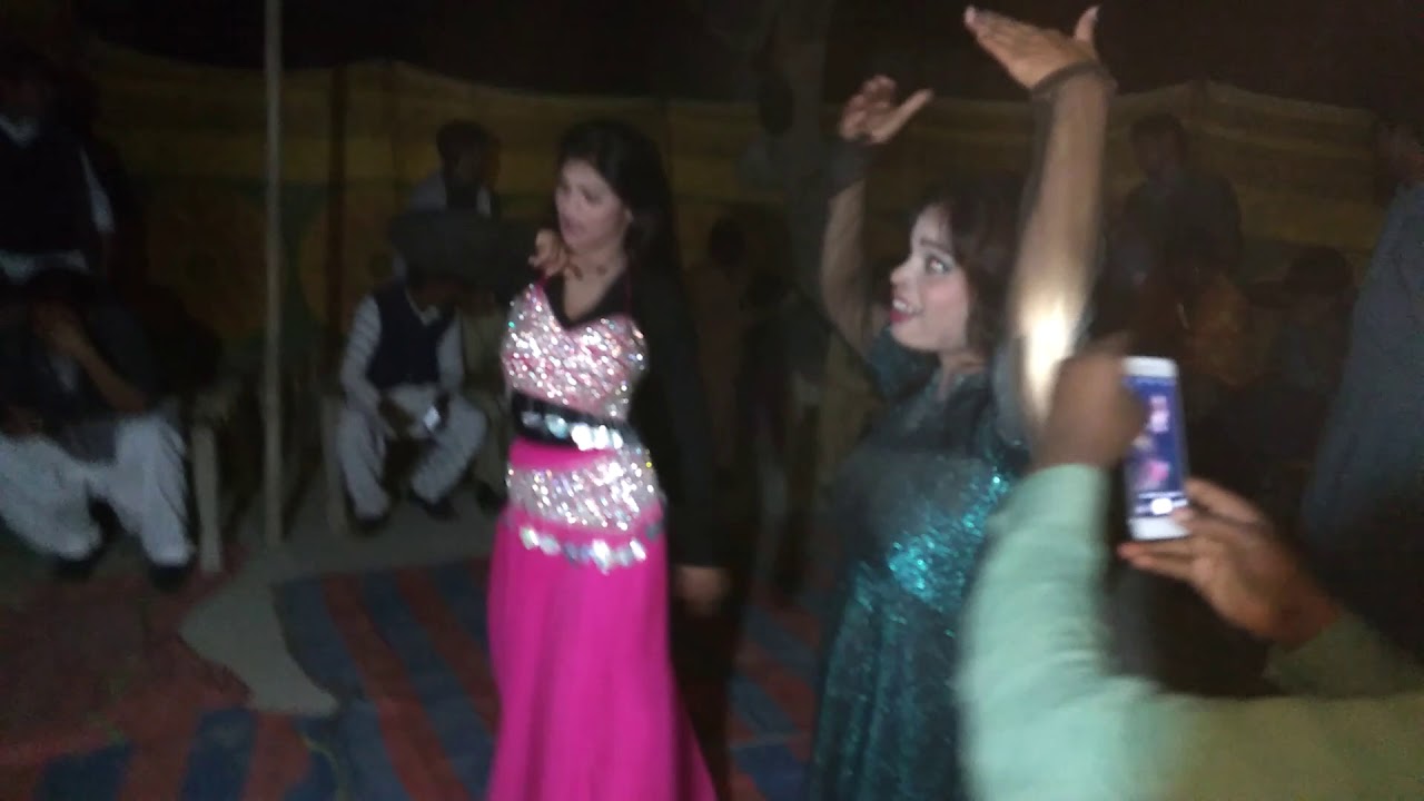 Waseem baloch mehndi mujra - YouTube
