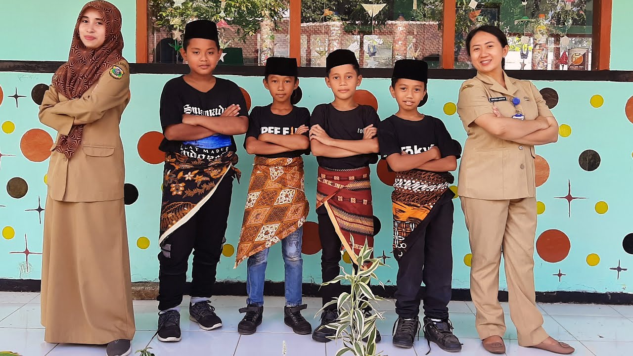 Kelompok 5 - Kreasi Tari Indung Indung Kalimantan Timur (Pendidikan ...