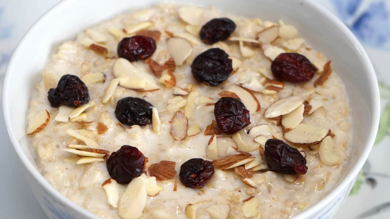 Oatmeal recipe - Easy healthy oats breakfast – Rolled oats – easy cook ...