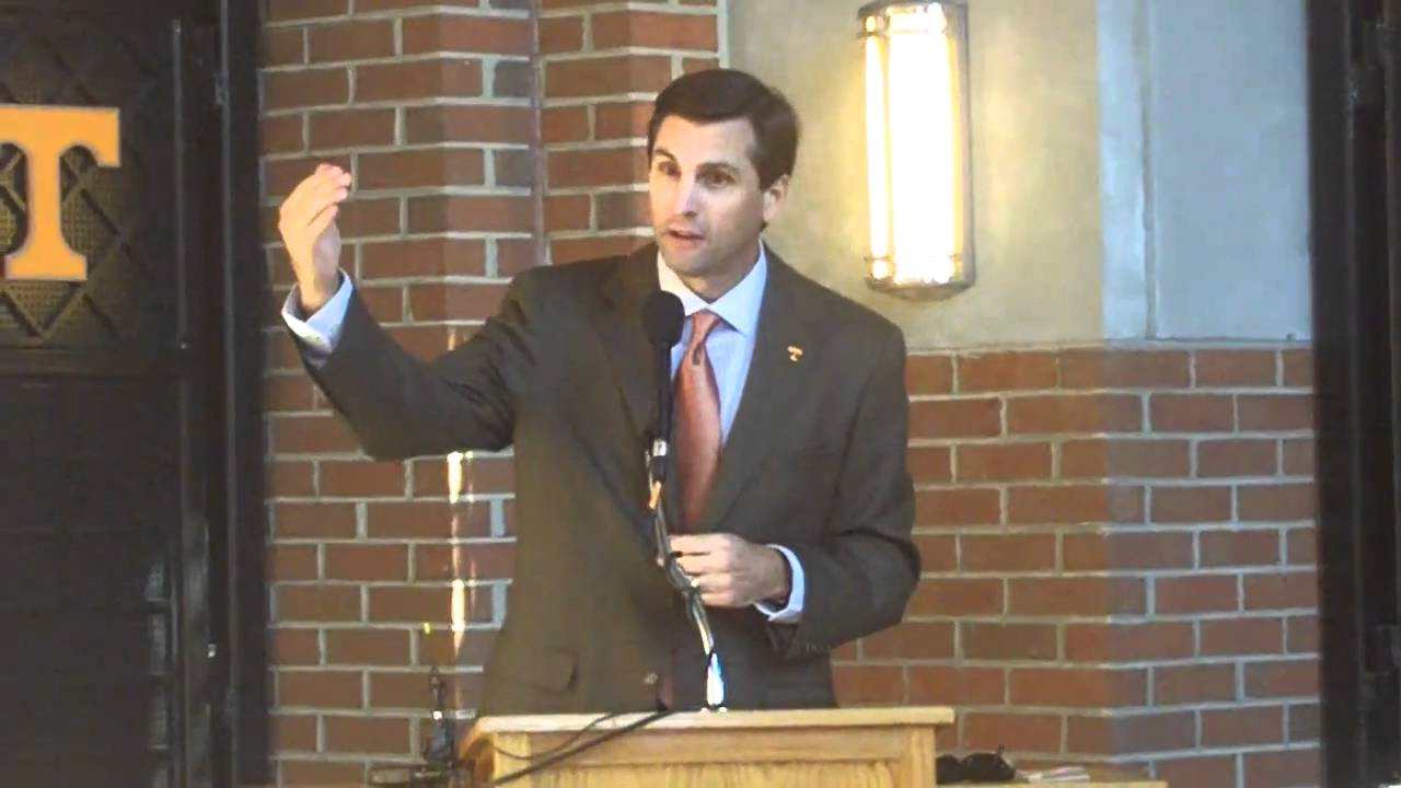 Derek Dooley - Gen. Neyland Statue ceremony - 11.12.10 - YouTube