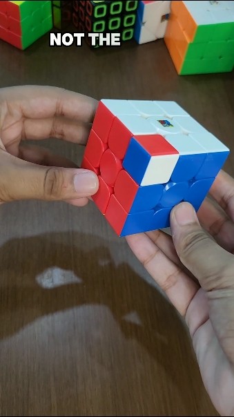 Corner twist pattern on Rubik's cube - YouTube