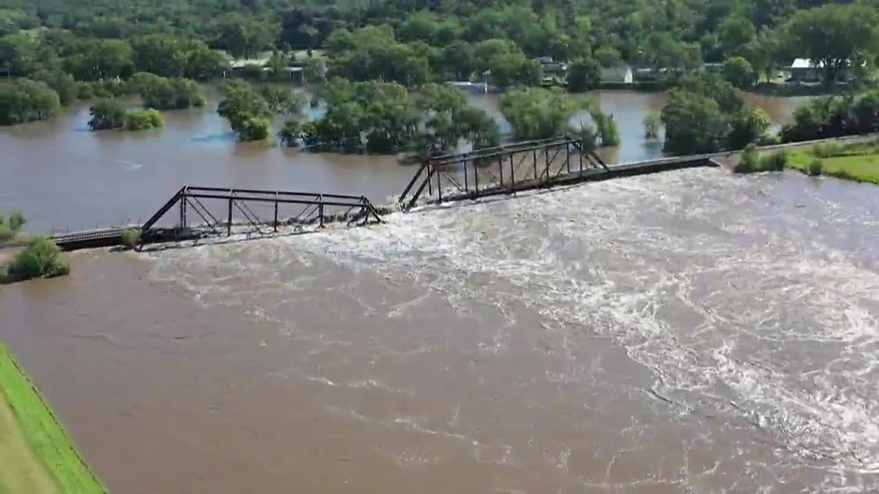BNSF says "no timeline" for repairs to collapsed rail bridge between ...