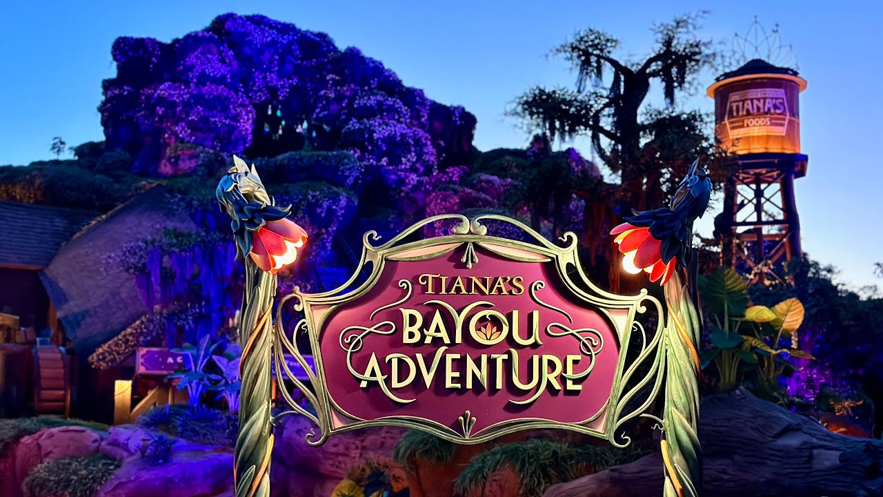 Nighttime views of Tiana’s Bayou Adventure at Walt Disney World in 4K ...