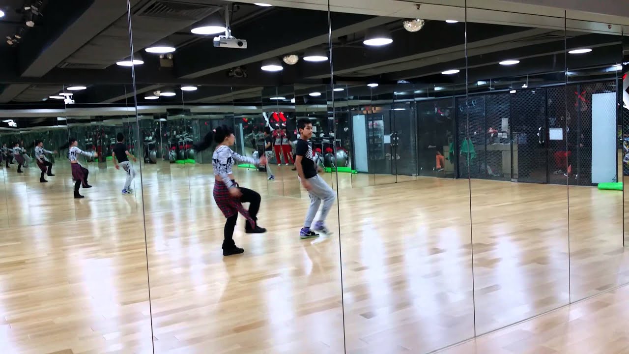 Move like jagger by Maroon5 chores Emily Ngai - YouTube