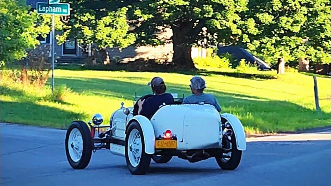 Chasing a 1927 Bugatti Kit Car in a 1990 Mazda Miata - YouTube