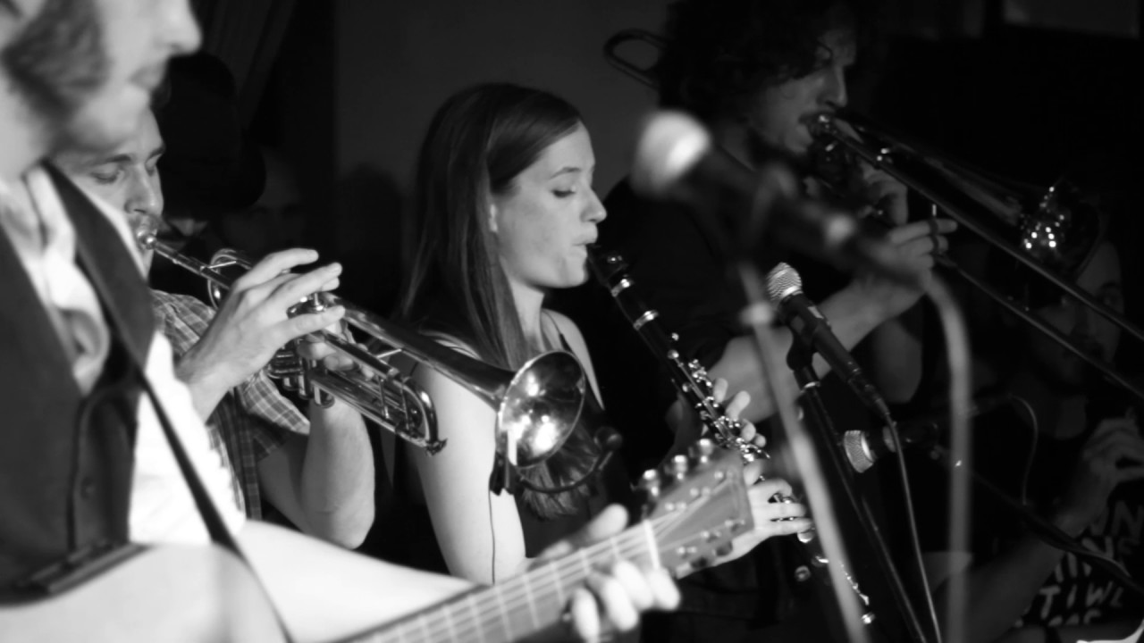 Young Fast Running Man - Spanish Silence (Live) - YouTube