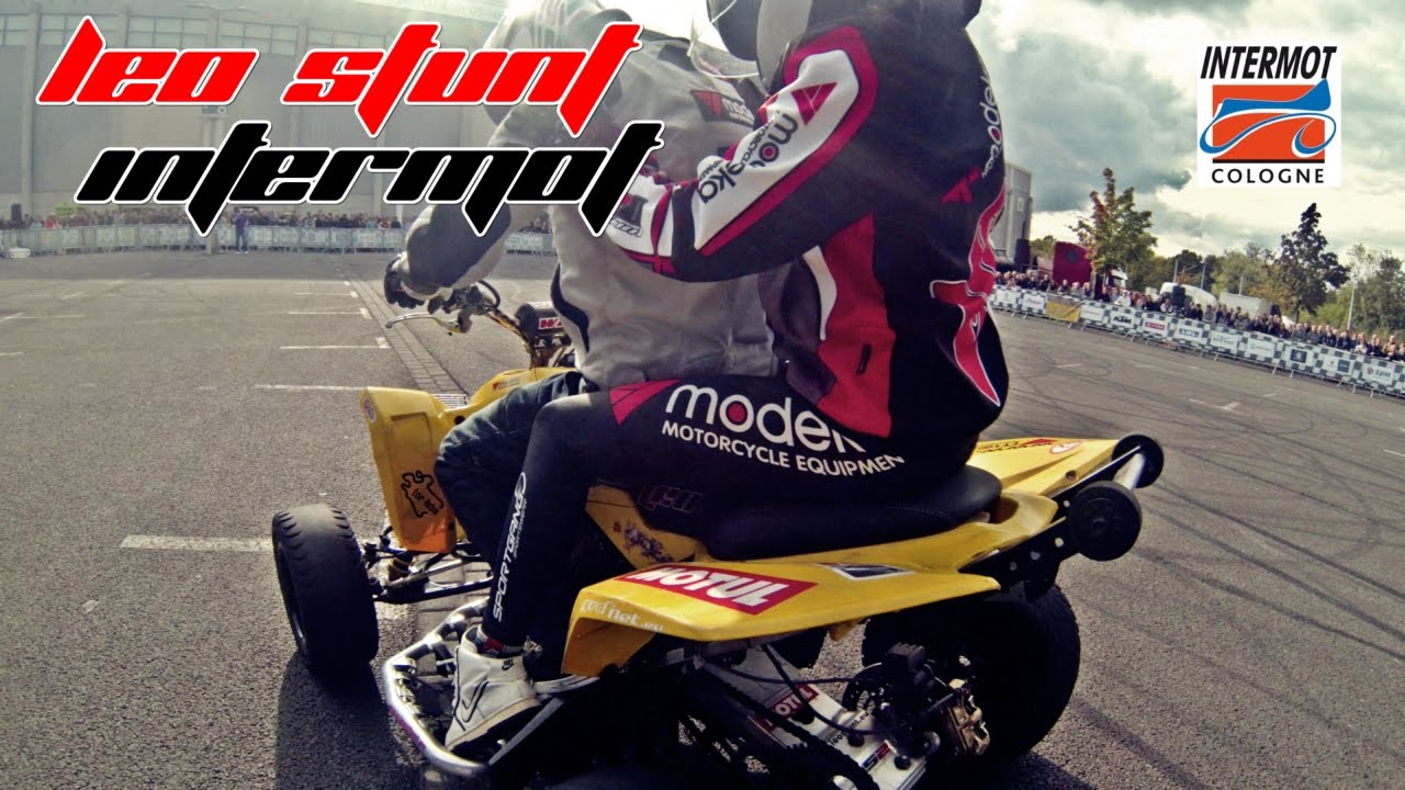 Leo Stunt on Intermot 2016! Keep smile and live on full throttle! - YouTube