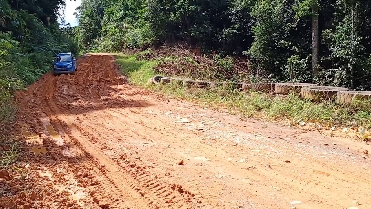 Toyota Rush off road - YouTube