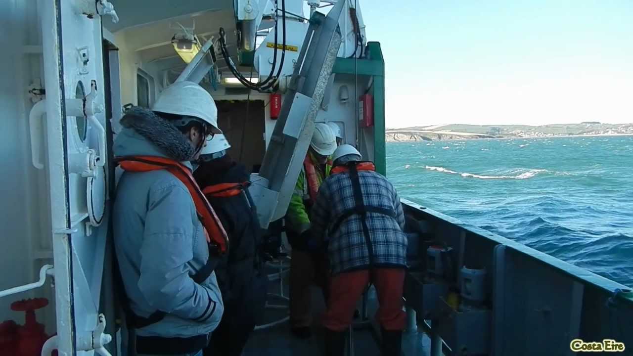 UCC Geography students (GG3007): taking Shipek grab sample on-board RV ...