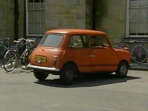 Mr Bean Reliant Robin Crash, first ever - YouTube