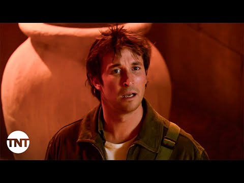 Flynn and Emily Find the Key of Solomon [CLIP] | The Librarian: Return to King Solomon’s Mines | TNT