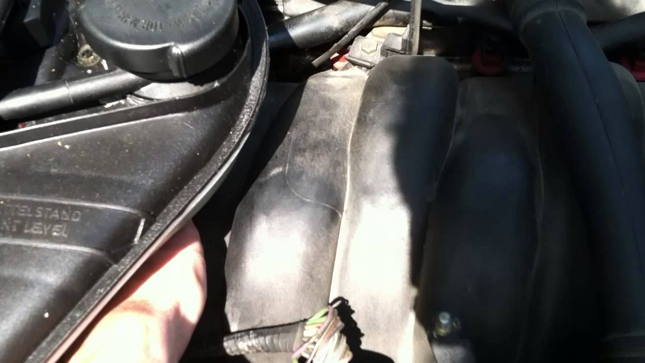E34 M60 Engine Idle Sounds - YouTube