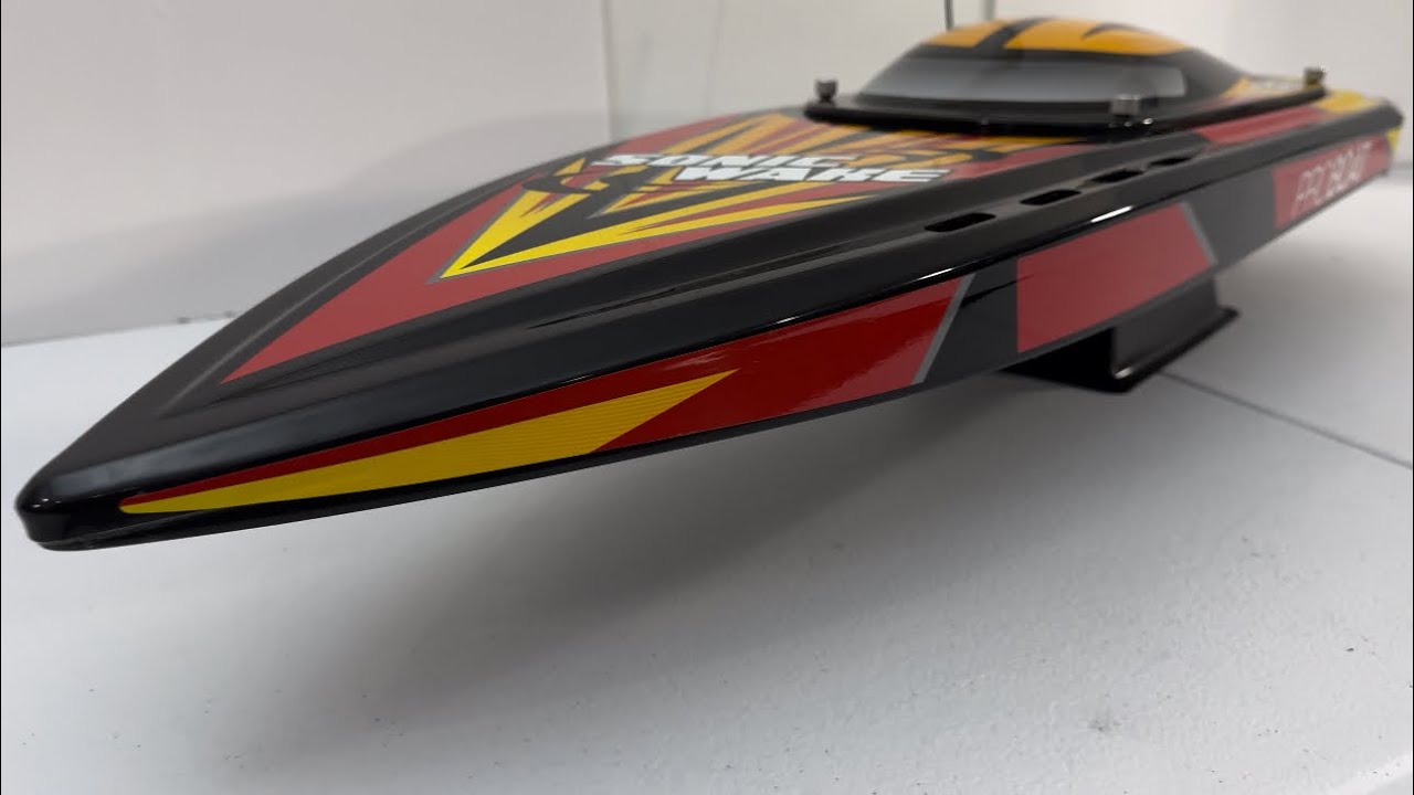 I got a PRO BOAT SONIC WAKE V2!!!!!! ITS FAST!!! - YouTube