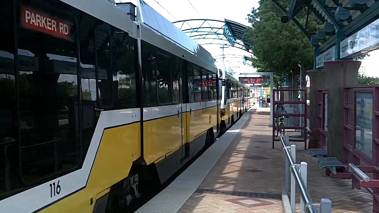 DART Red Line leaving Arapaho Station - YouTube