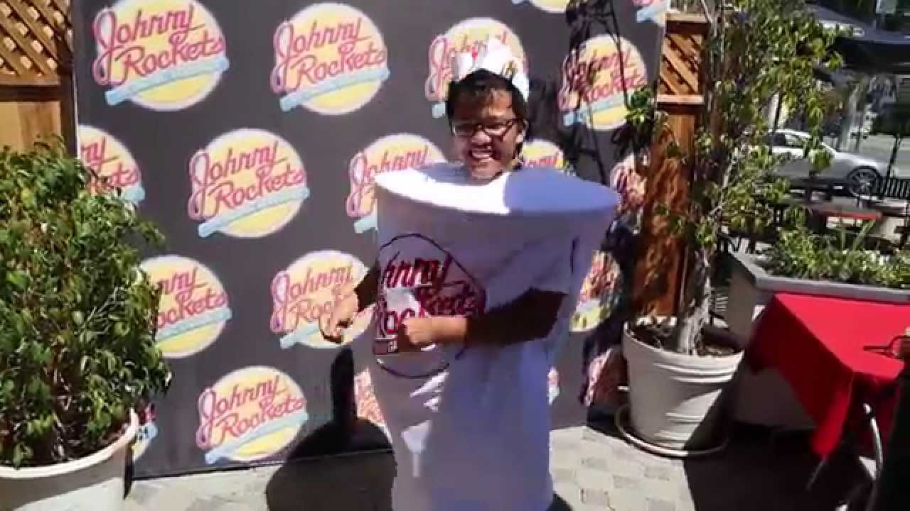 Johnny Rockets Melrose Shake Lab Event - YouTube