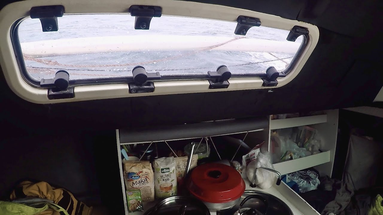 Jak upiec chleb na oceanie? How to make bread on a sailing boat? - YouTube