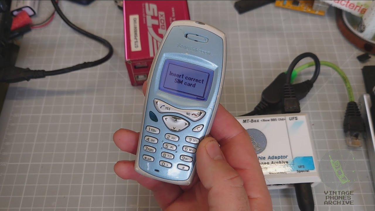 How to Unlock the Sony Ericsson T200 with UFS box - YouTube