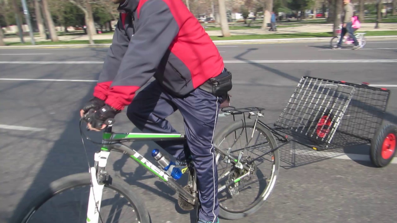 Bicycle Trailer / Carro de Arrastre Bicicleta / Fahrradanhänger - YouTube