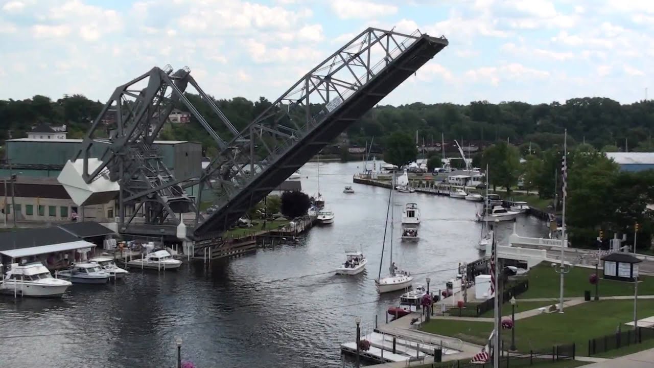 Ashtabula Harbor, Lift Bridge Raising - Part 2 of 3 - YouTube