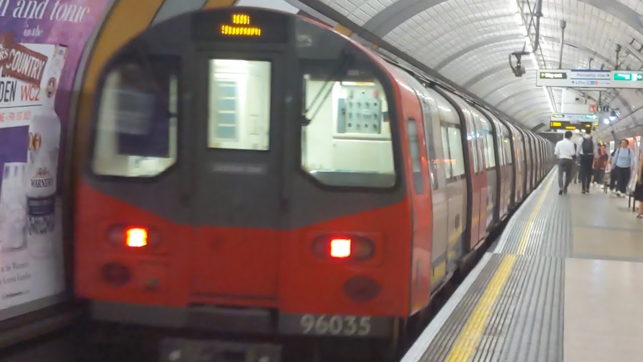 London Underground Jubilee Line 1996 Stock at Green Park - YouTube
