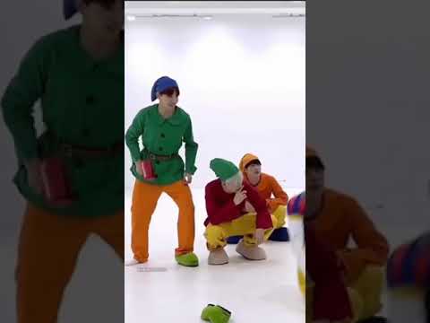 Lisa “Money” song ft BTS 😂 💸💰 - YouTube