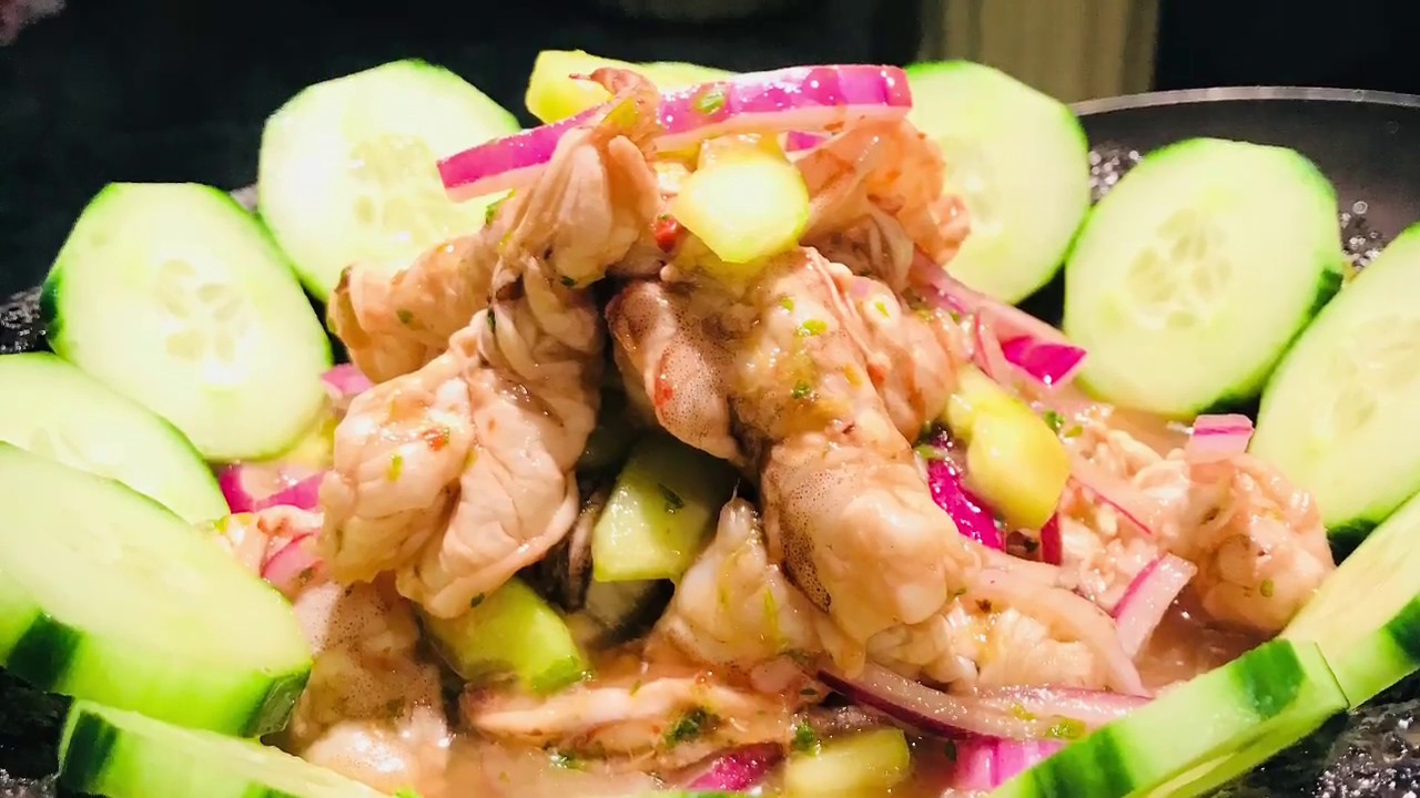 Aguachile Rojo De Chile De Árbol En Molcajete - YouTube