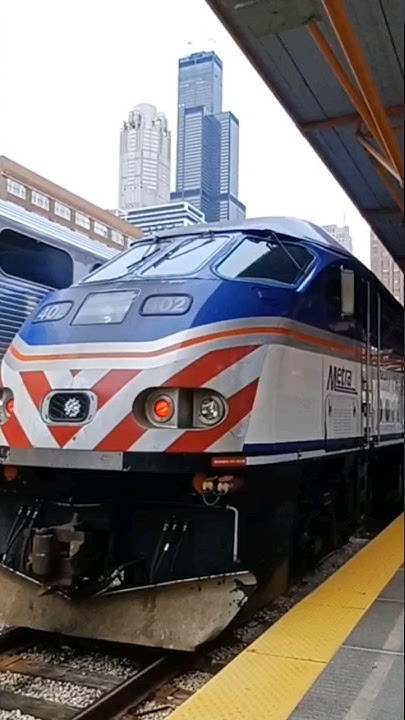 Metra 402 at LaSalle Street Station - YouTube