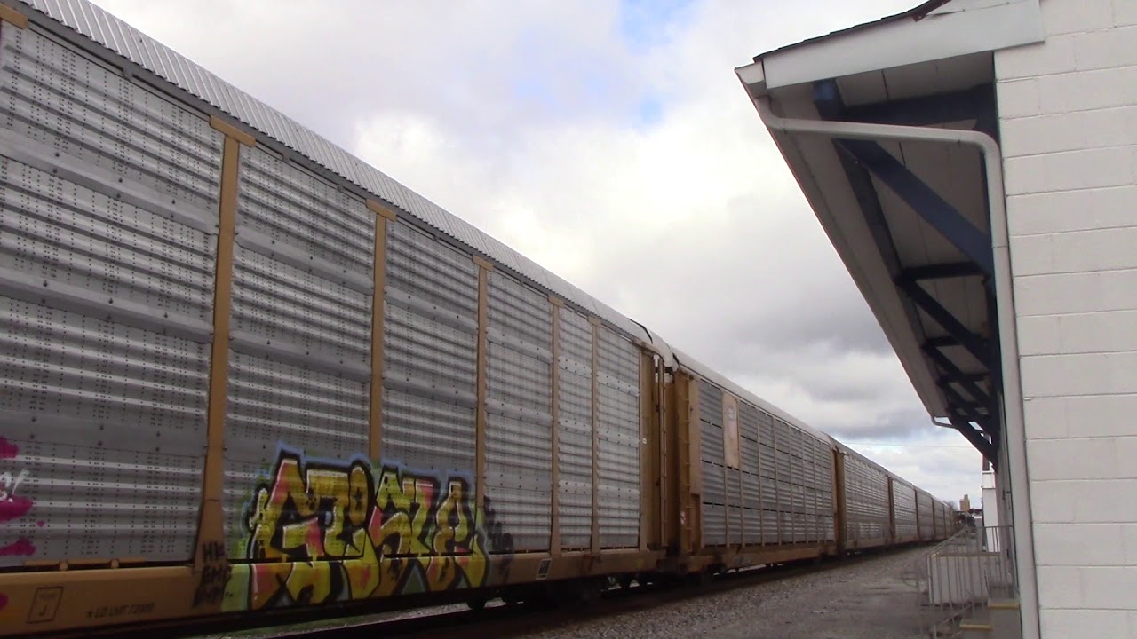 UP 8676 UP 5624 UNION PACIFIC AUTORACK TRAIN - YouTube