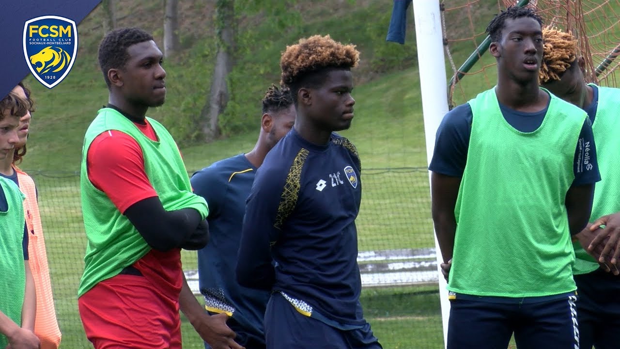 Les U17 préparent leur quart de finale face à l'AS Monaco - YouTube