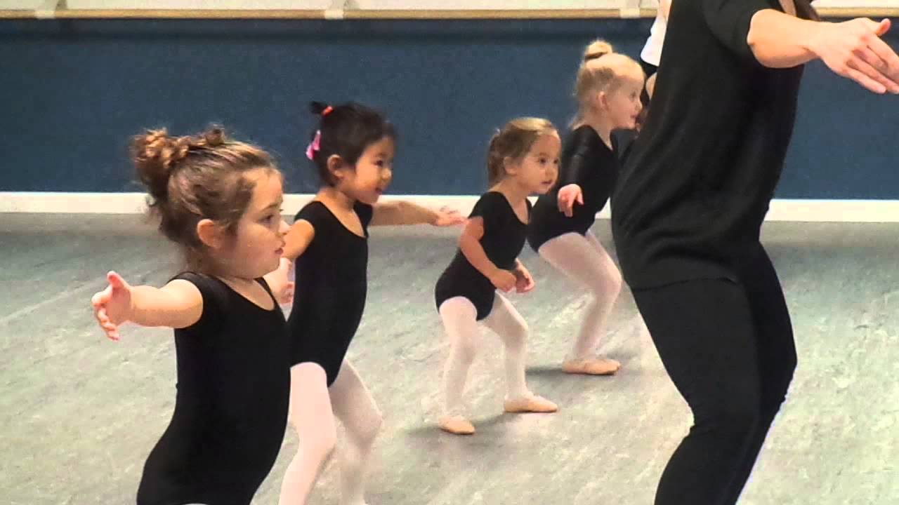 Layla Ballet - Echappe - YouTube