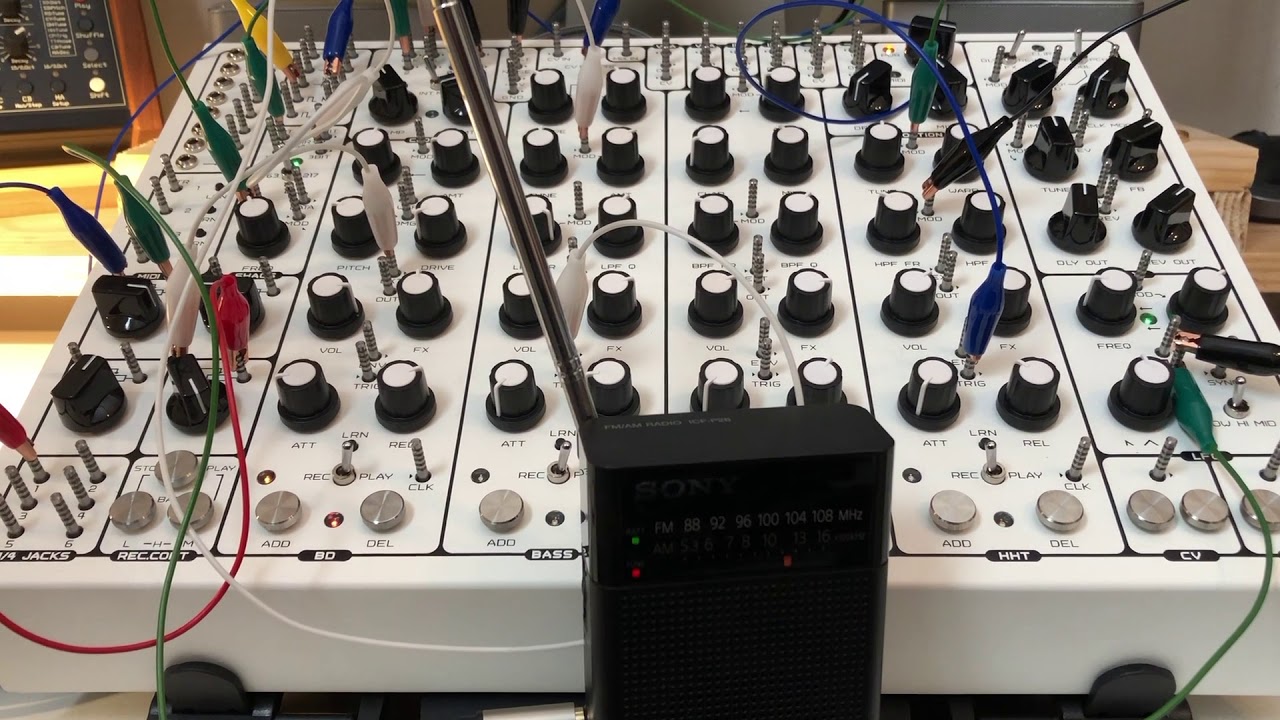 Pulsar 23 + FM radio - YouTube