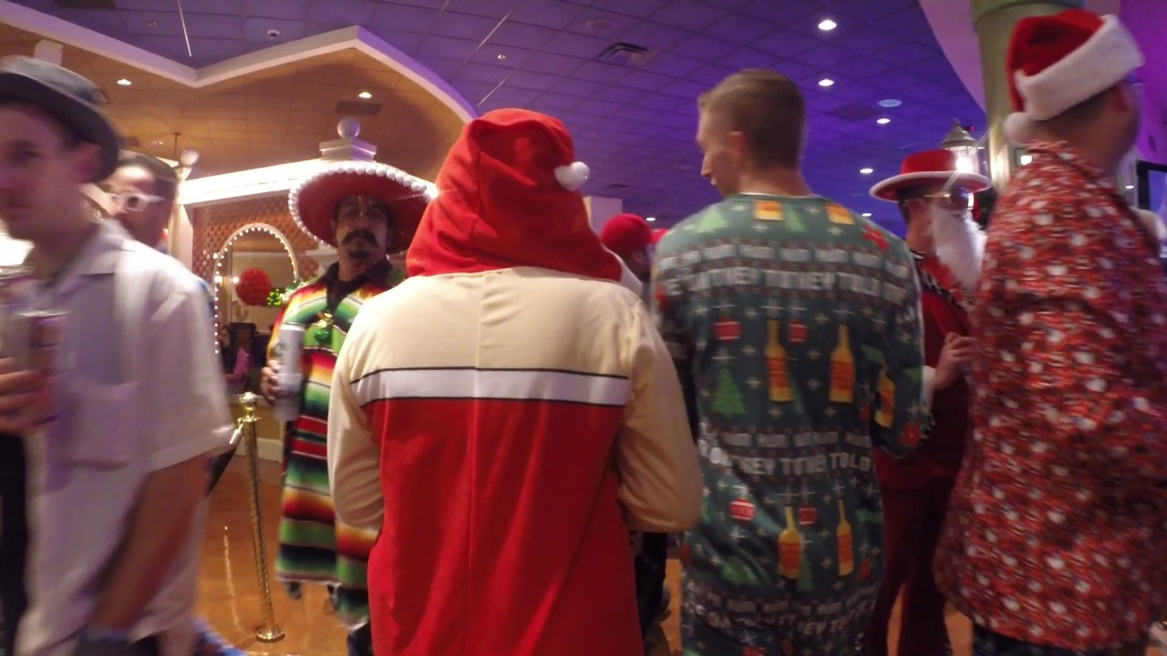 Reno Santa Pub Crawl - YouTube