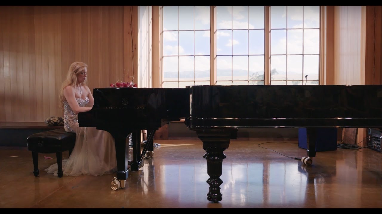 Svetlana Smolina plays Scriabin: Fantasy in B minor (Barn) - YouTube