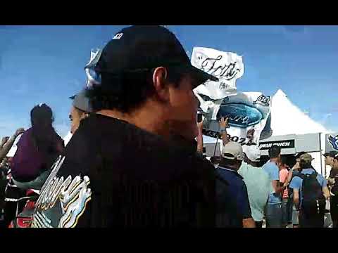 Hinchada de ford en la pampa - YouTube