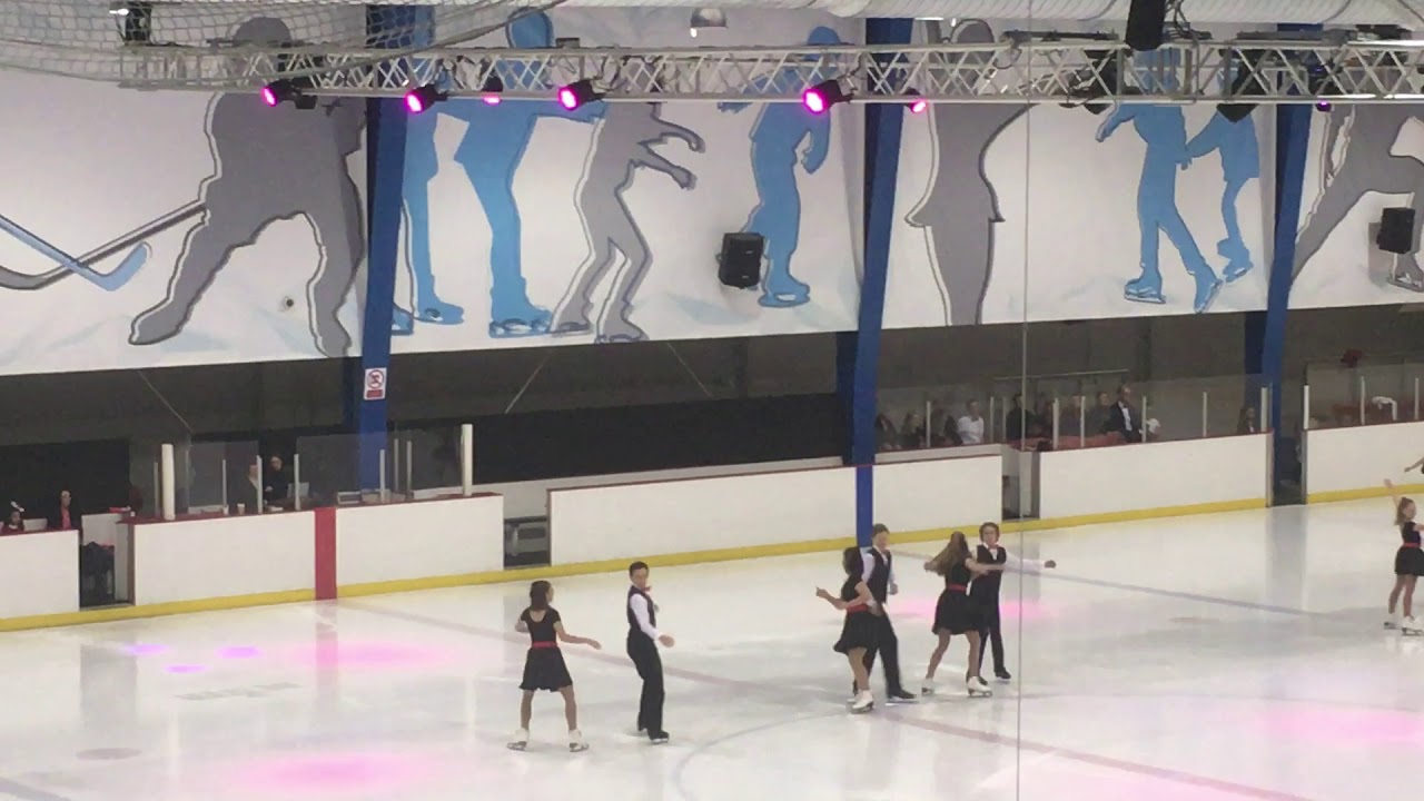 Streatham Ice Rink Christmas Spectacular 2018 - Opening Dance - YouTube