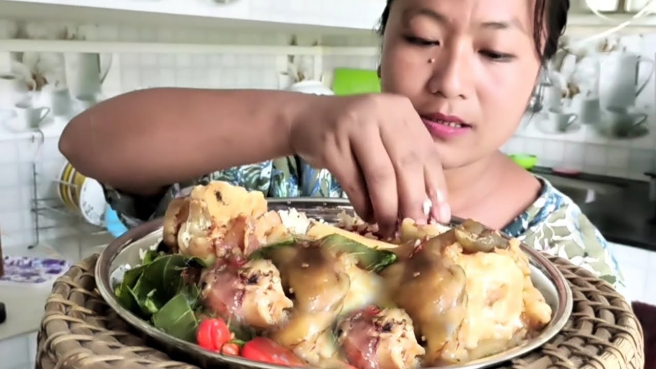 Cooking and eating perfectly cooked tender and juicy huge buff leg ...