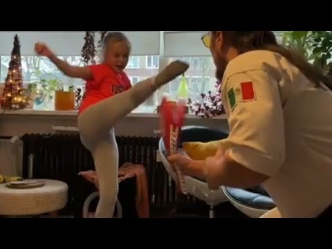 How To Teach Roundhouse Kicks To KIDS: Private Lesson ( Dutch Language ...