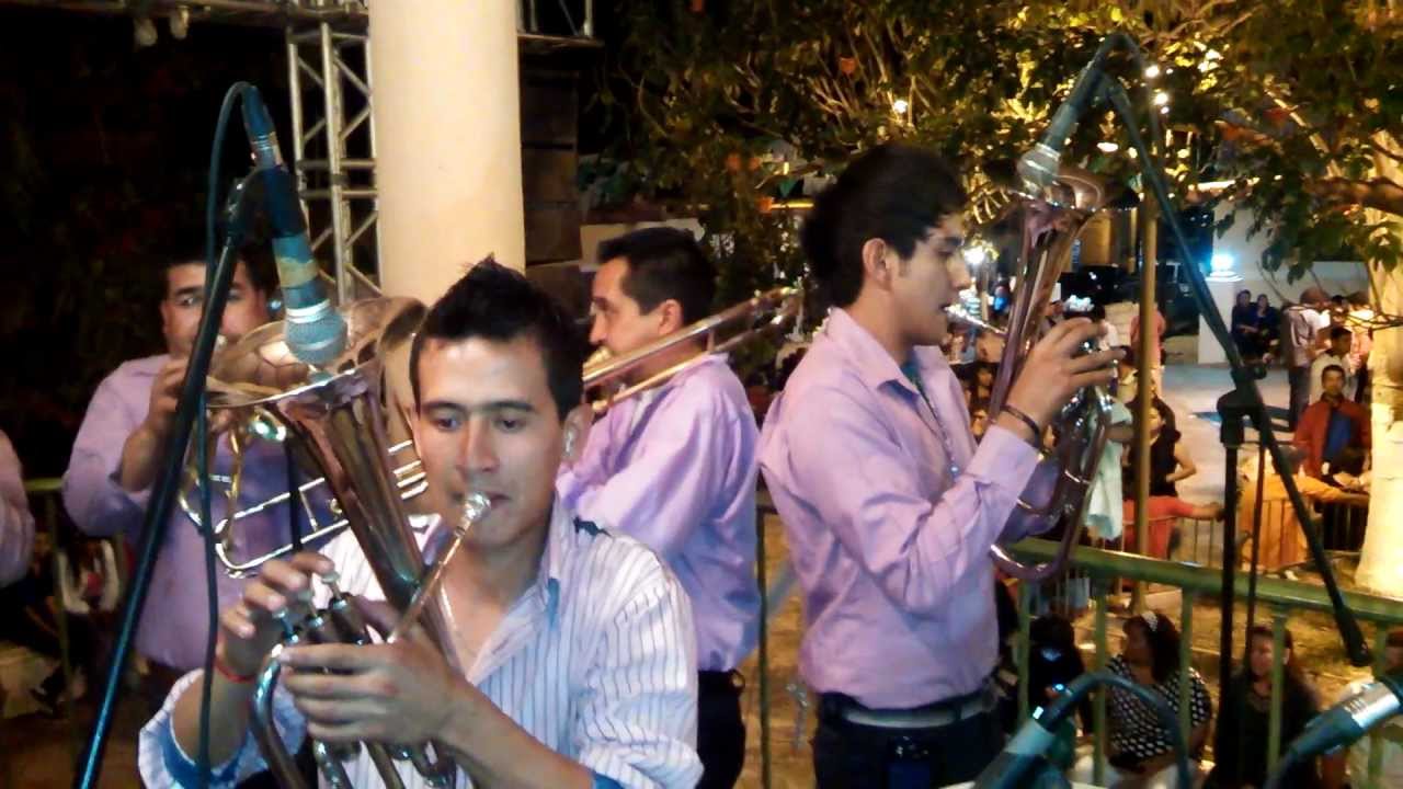 Banda Marea Alta El toro viejo - YouTube