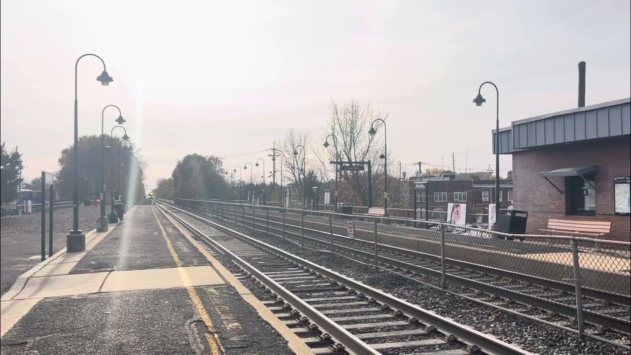 NJT 7059 cab car leads NJT 5742 with Mike (2 SAAHC & a jingle bells at Dunellen - YouTube