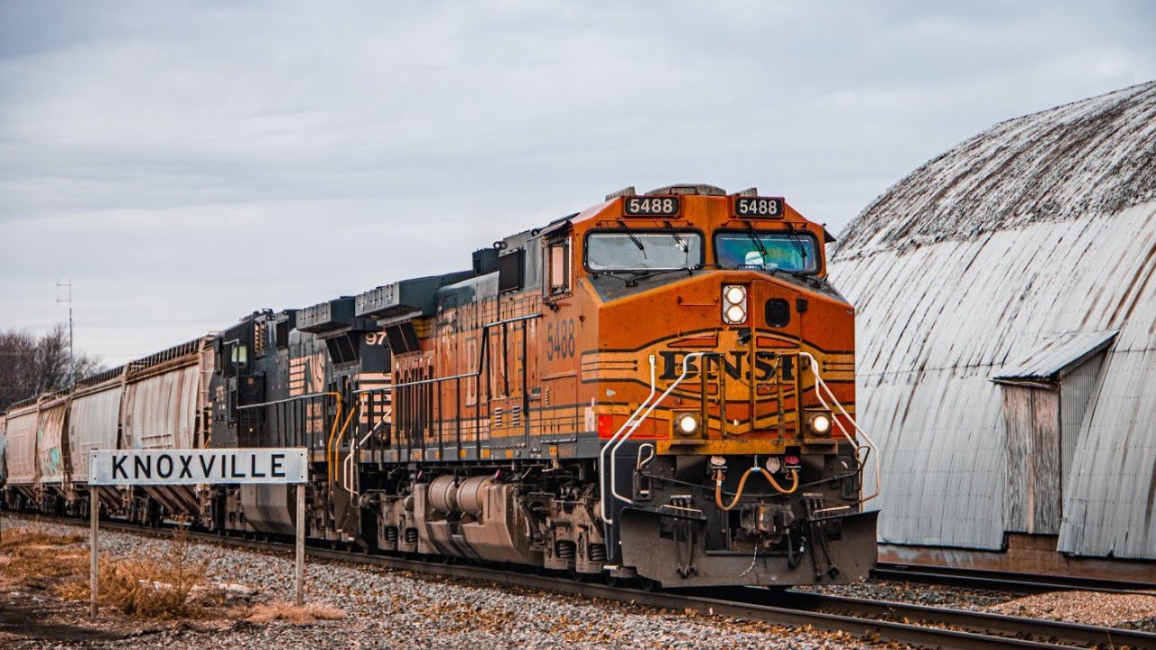BNSF 5488 East - M-GALPEI -Knoxville, IL - YouTube