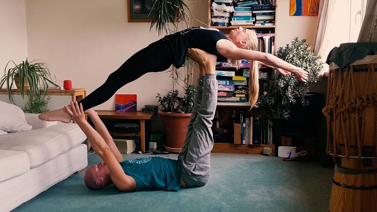 Living Room Lockdown Acroyoga Beginners Class (1 hour) - YouTube