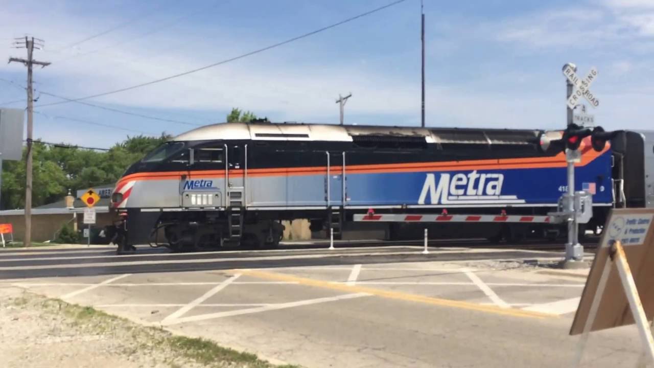 Metra MP36-3S #418 Going Inbound Through Franklin Park - YouTube
