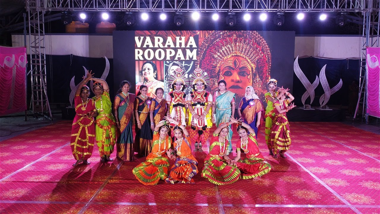 THE SALONEE SCHOOL || Varaha Roopam Girls Dance By 10th - YouTube