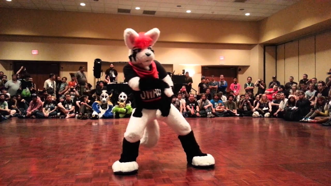 Califur X - Okami (Fursuit Dance Competition) - YouTube