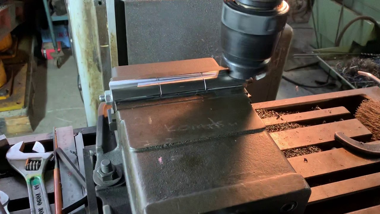 Hitachi milling machine - YouTube