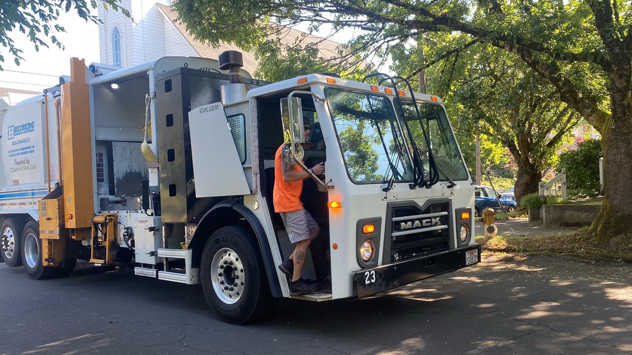 Portland recycling truck! - YouTube