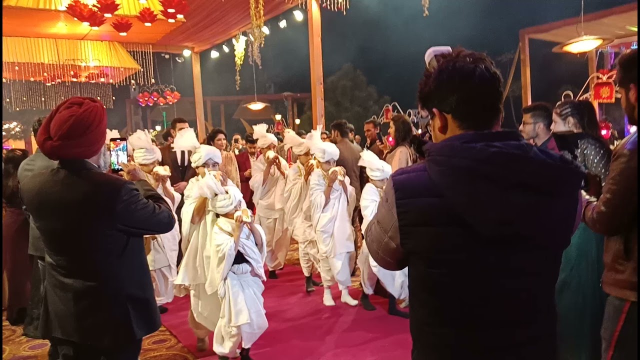 Shankh wale Pandit for Bride And Groom Entry - YouTube