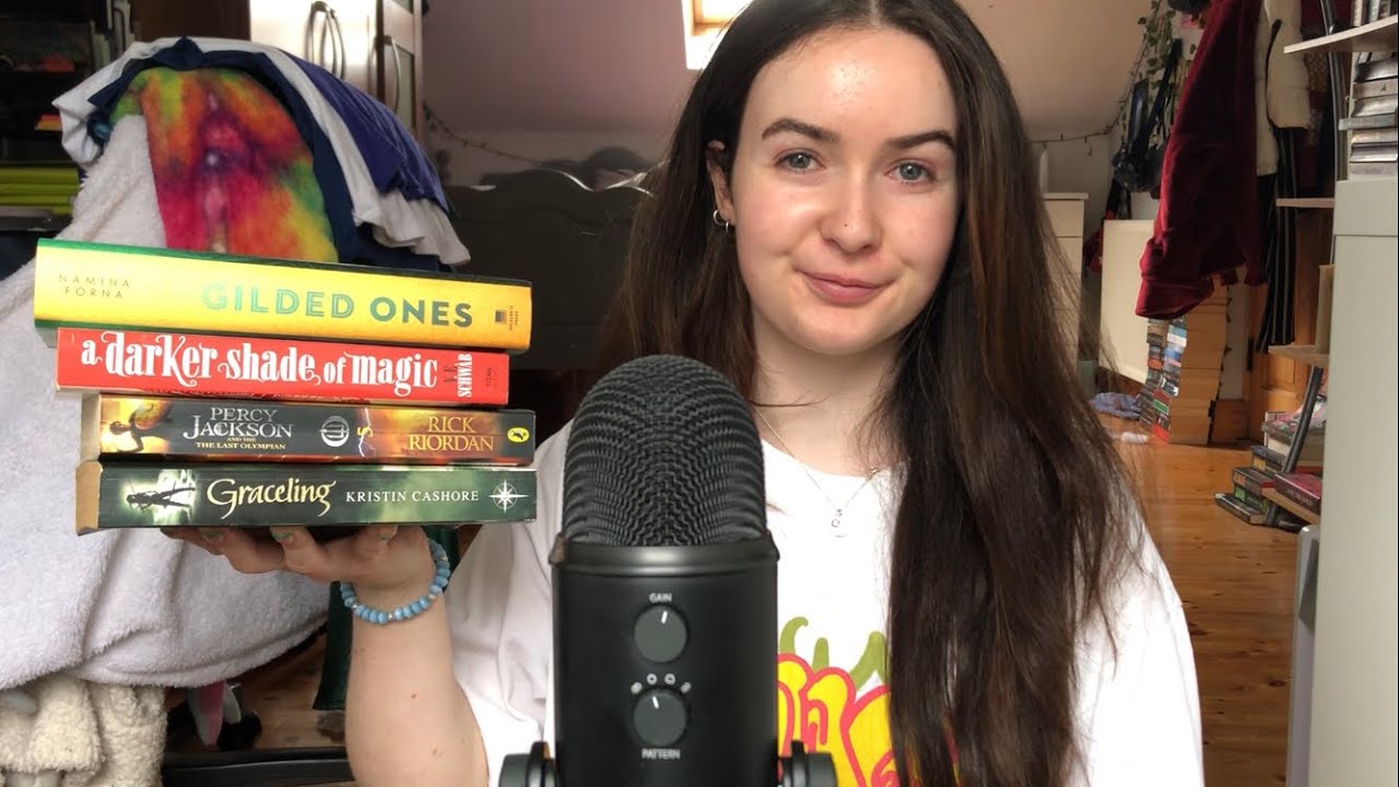 ASMR || BOOK TAPPING & RECOMMENDATIONS - YouTube